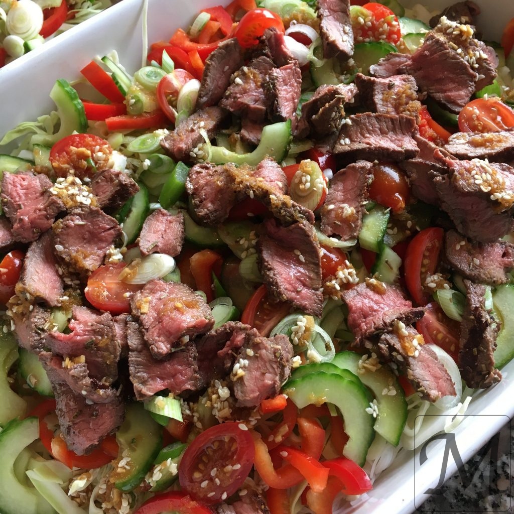 7. maj 2017 - Nudelsalat med grillet bøf thai style - Madkalender.dk